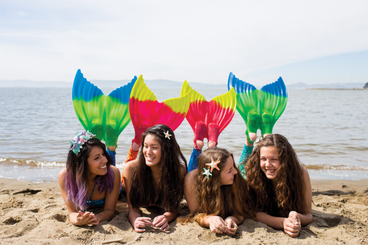 Which Mermaid Monofin Should You Get? Plastic? Rubber? Silcone?